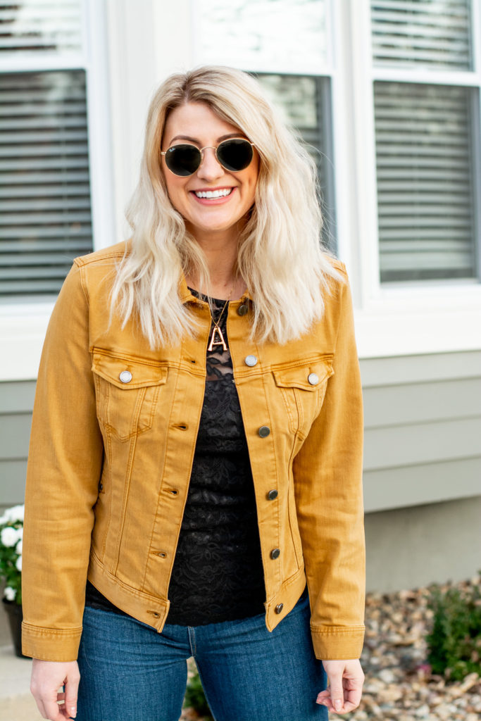 Liverpool LA Mustard Denim Jacket + Jeans. | Le Stylo Rouge